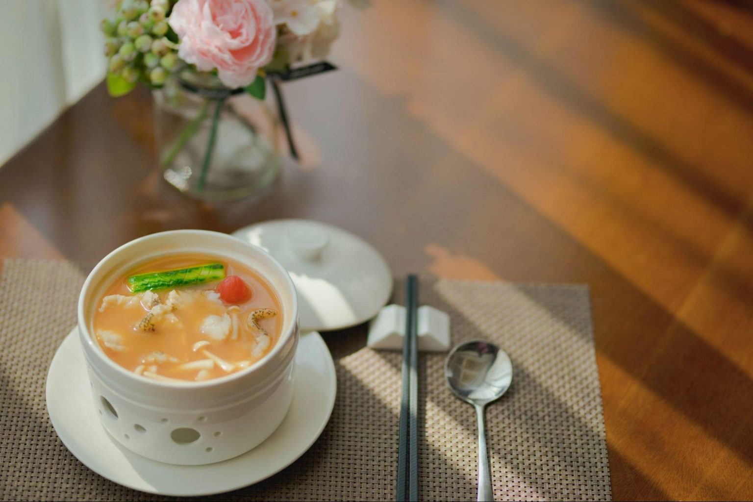 A Complete Guide To Packaging Hot Soup For Delivery | YoonPak